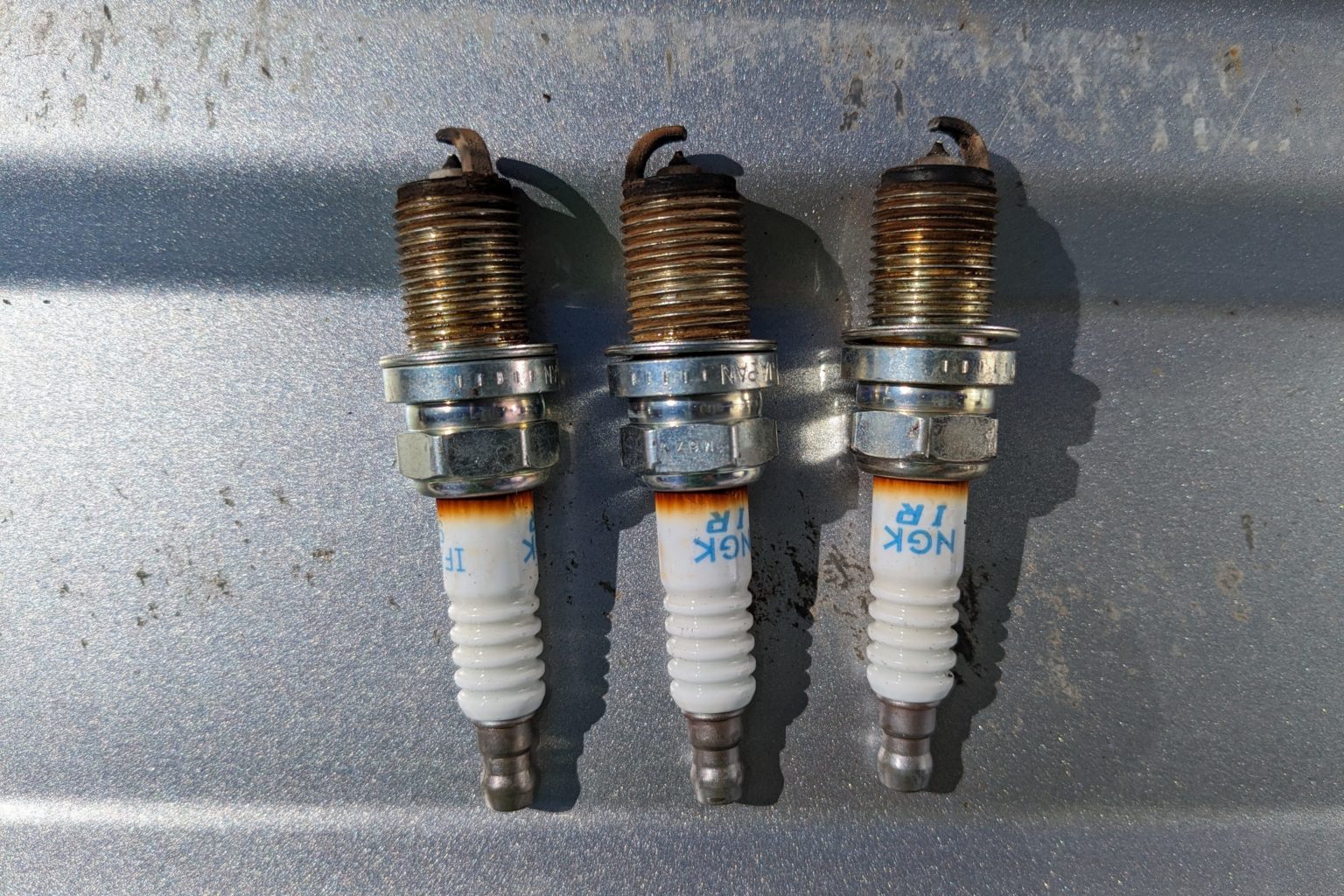 自家用車ホンダ・アクティトラック（HA9）の整備その1：プラグの交換 - げんにで行くよ